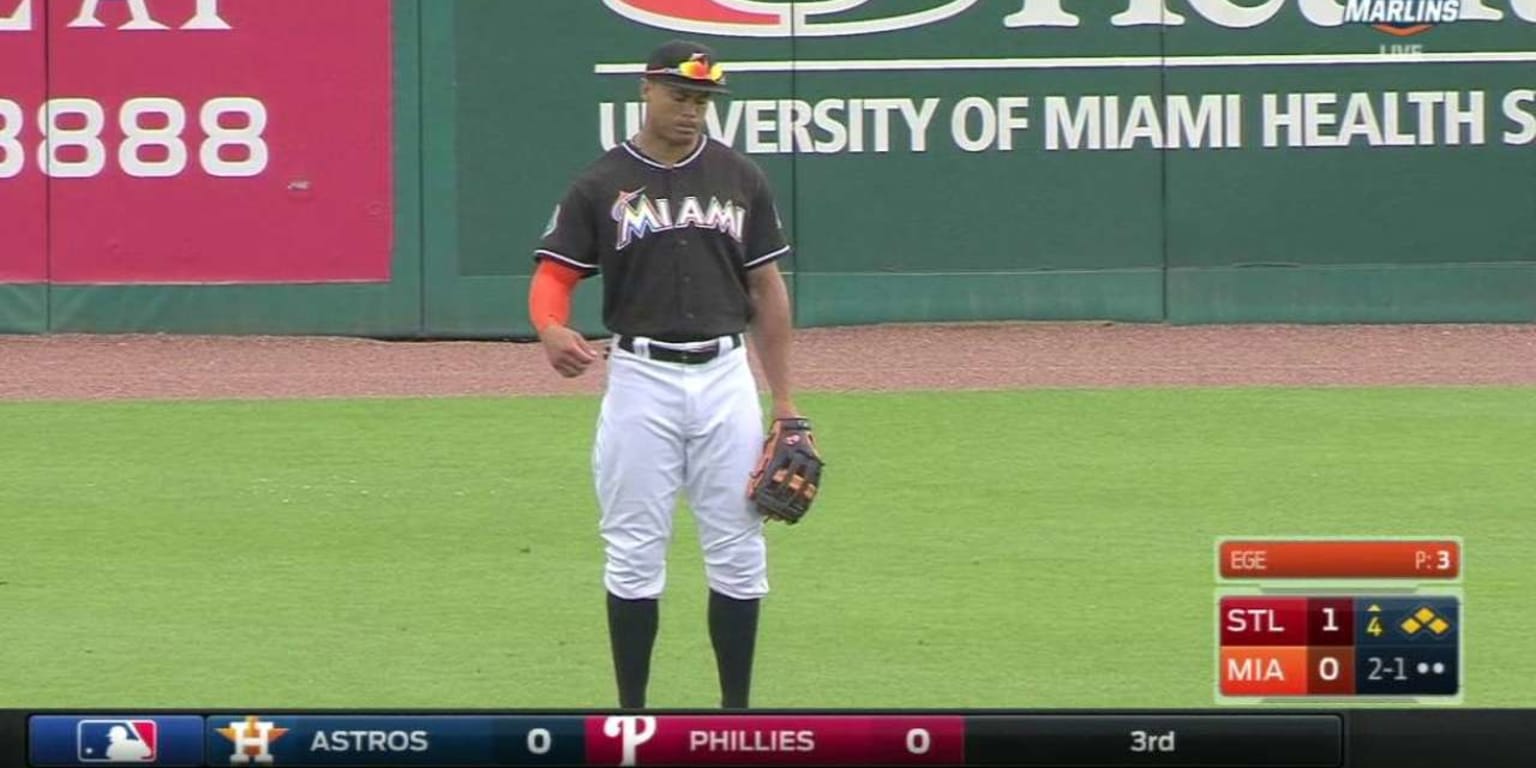 Giancarlo Stanton is like every Little Leaguer and dances while ...