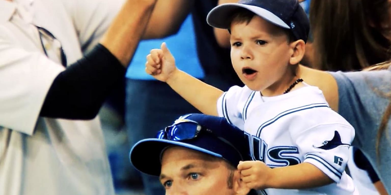Take some time to enjoy all these adorable and great MLB fan moments ...