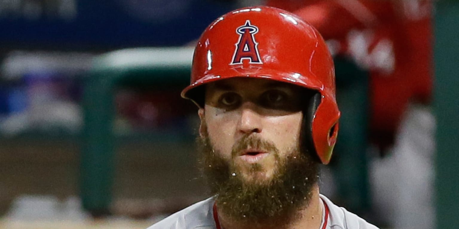 Shane Robinson, Daniel Nava exit Angels' win