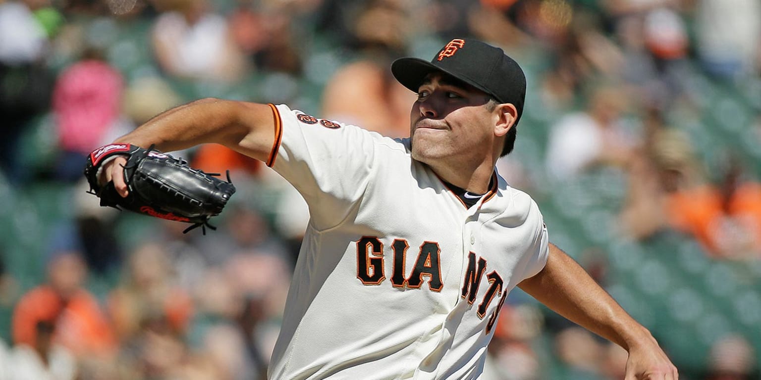 Matt Moore, Giants hold off Diamondbacks