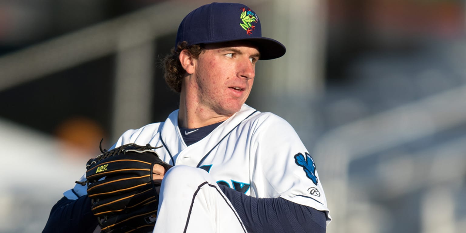 Prospect Andrew Moore throws 7 no-hit innings