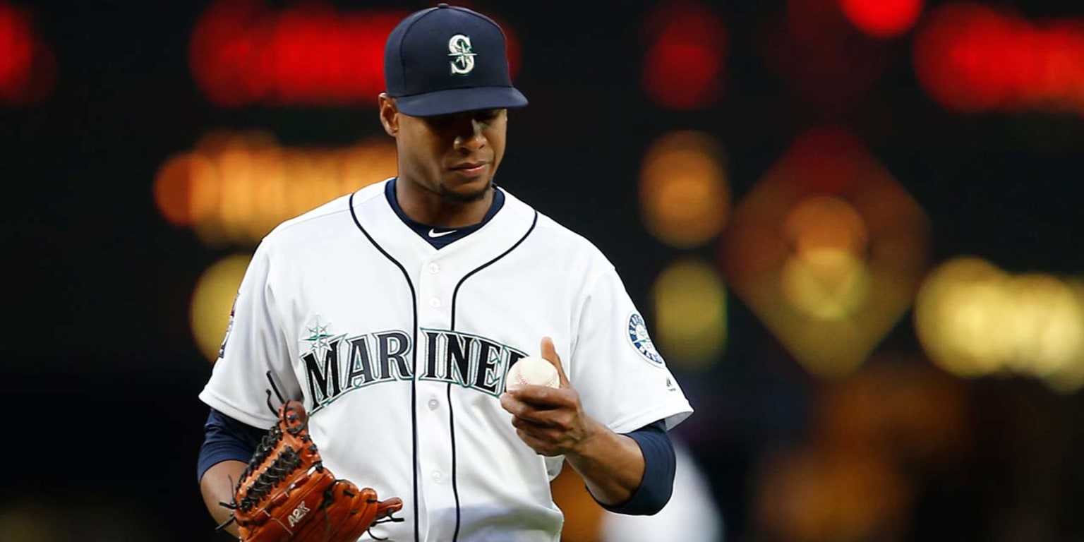 Mariners' Ariel Miranda vital in first half