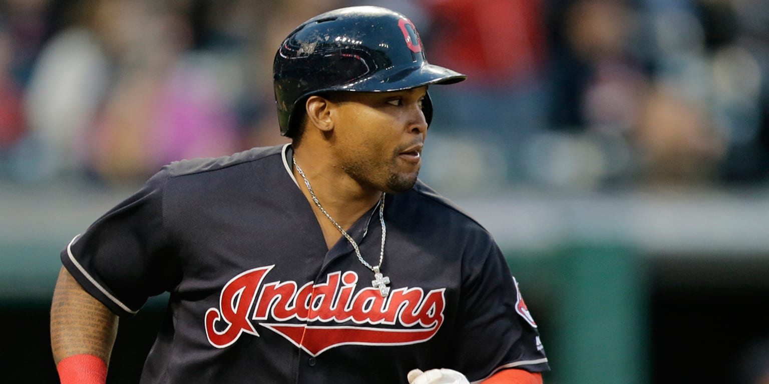 Indians' offense shines in win over Reds
