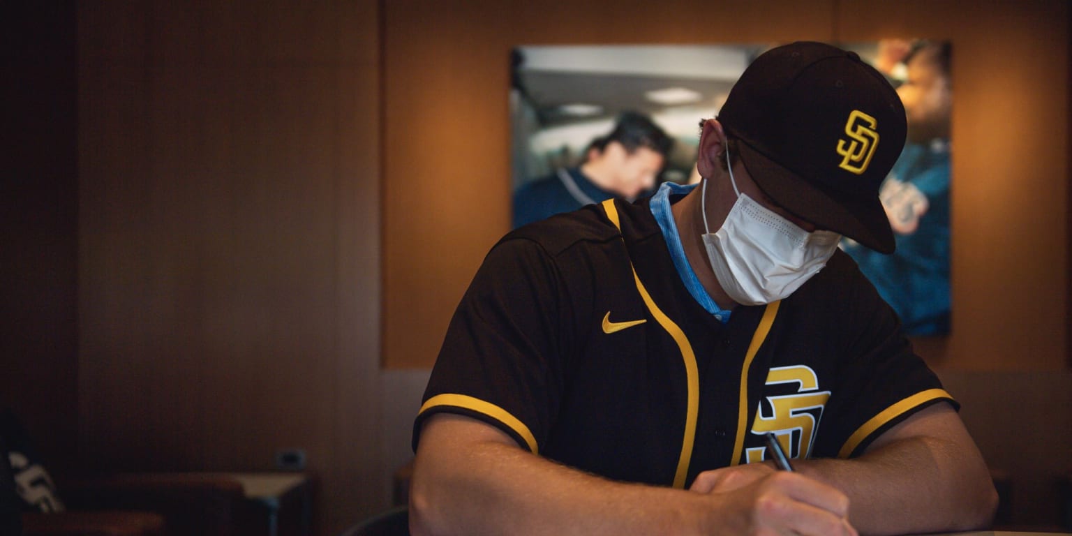 Cole Wilcox Padres deal