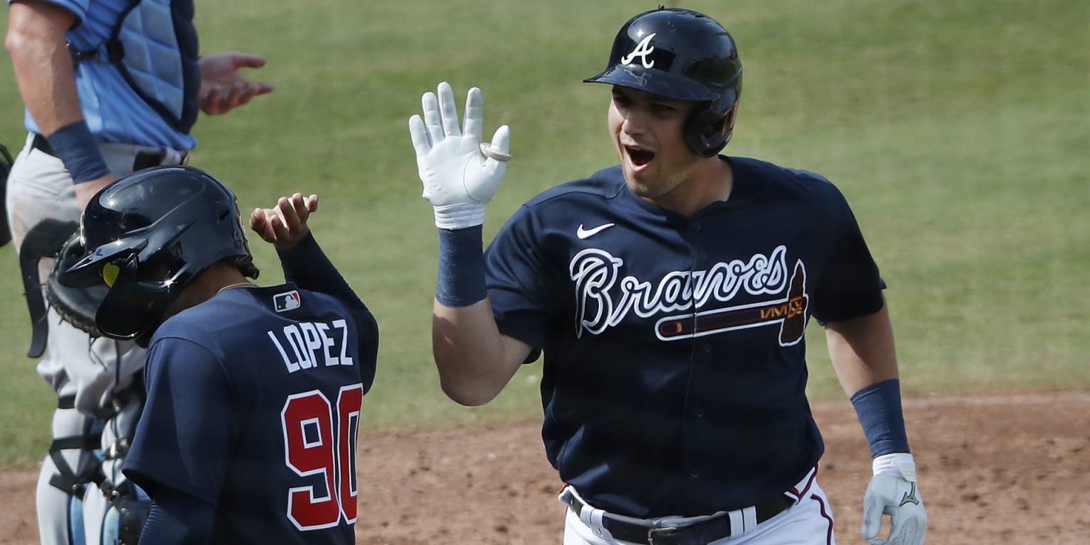 Austin Riley hits home run off scoreboard