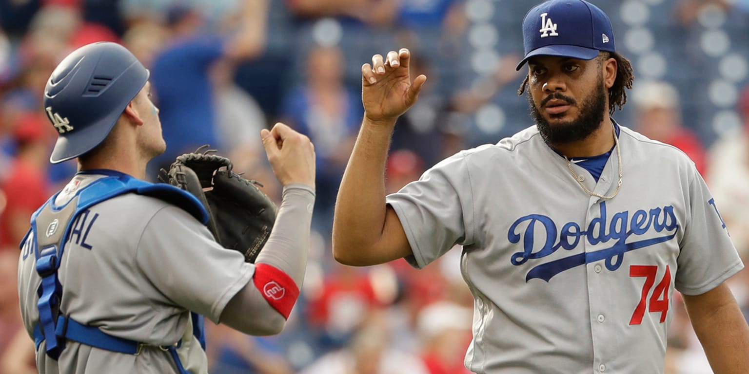Dodgers rally in Philly, cut magic number to 1
