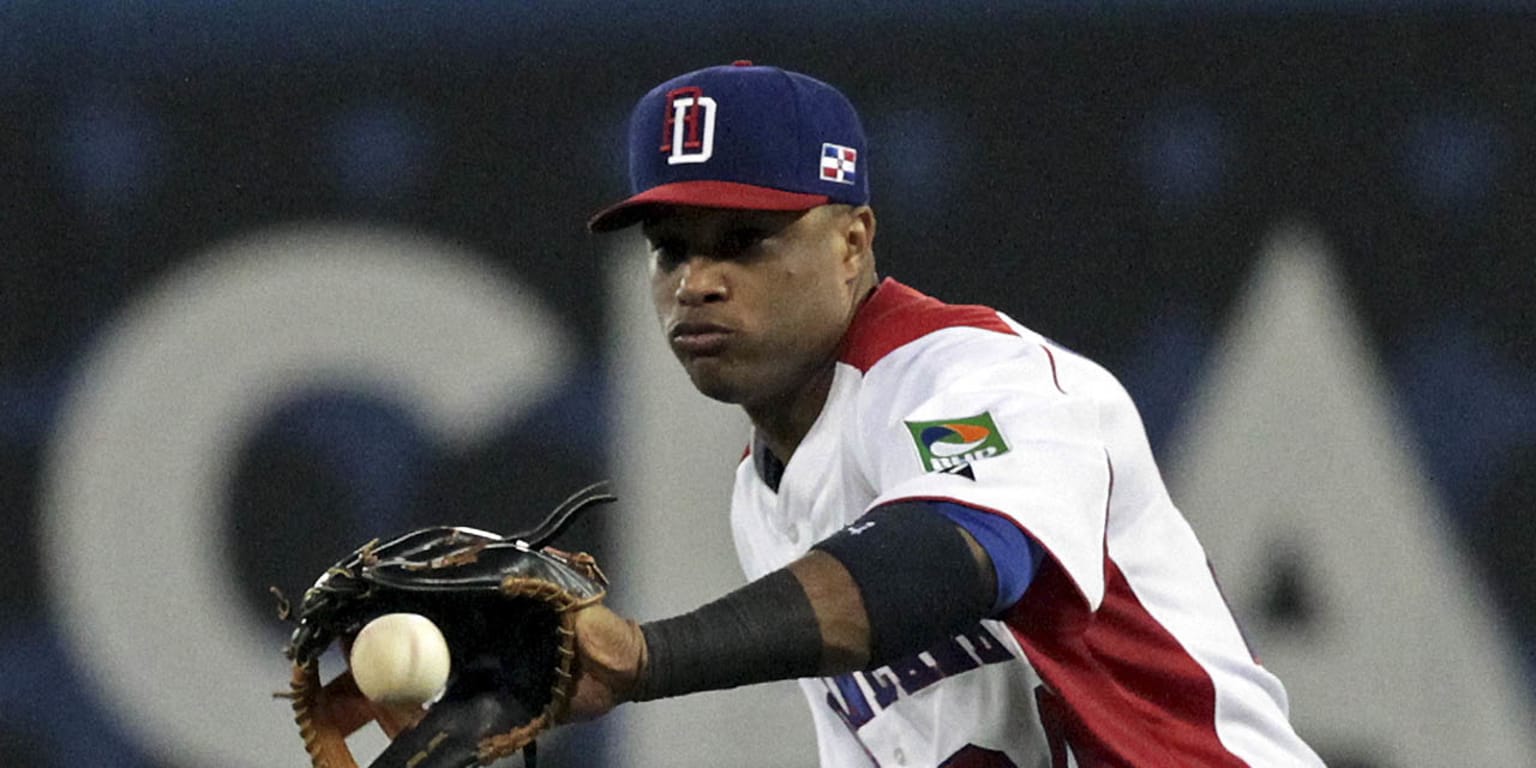 Top defensive plays in World Baseball Classic