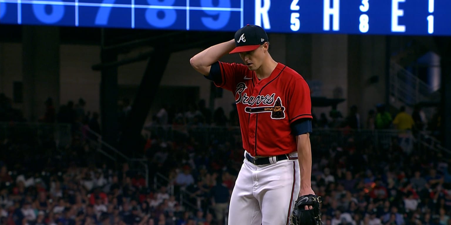 Bravos se imponen a D-backs detrás de Riley, Wright