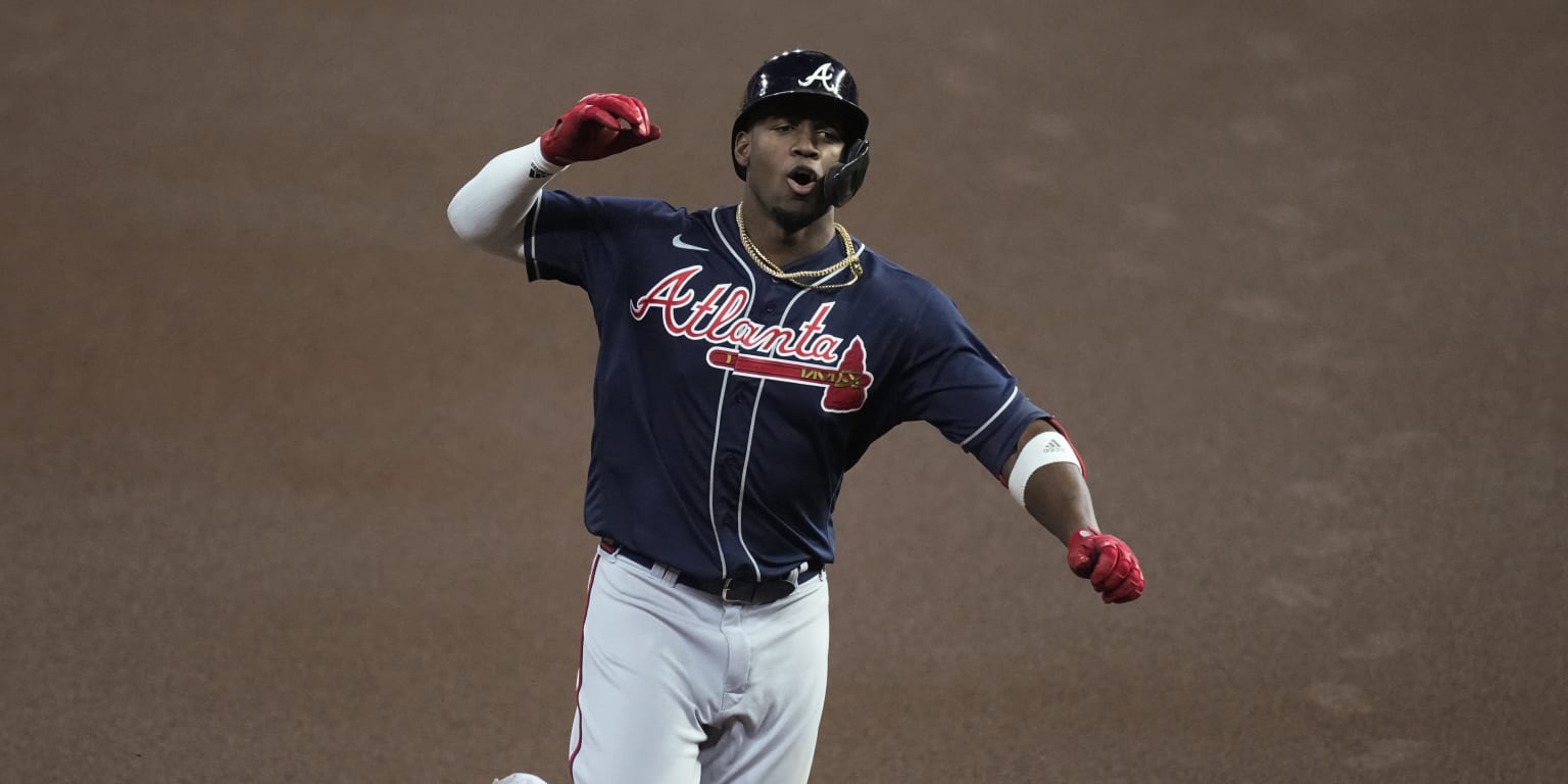 Soler hizo historia con HR abriendo la SM