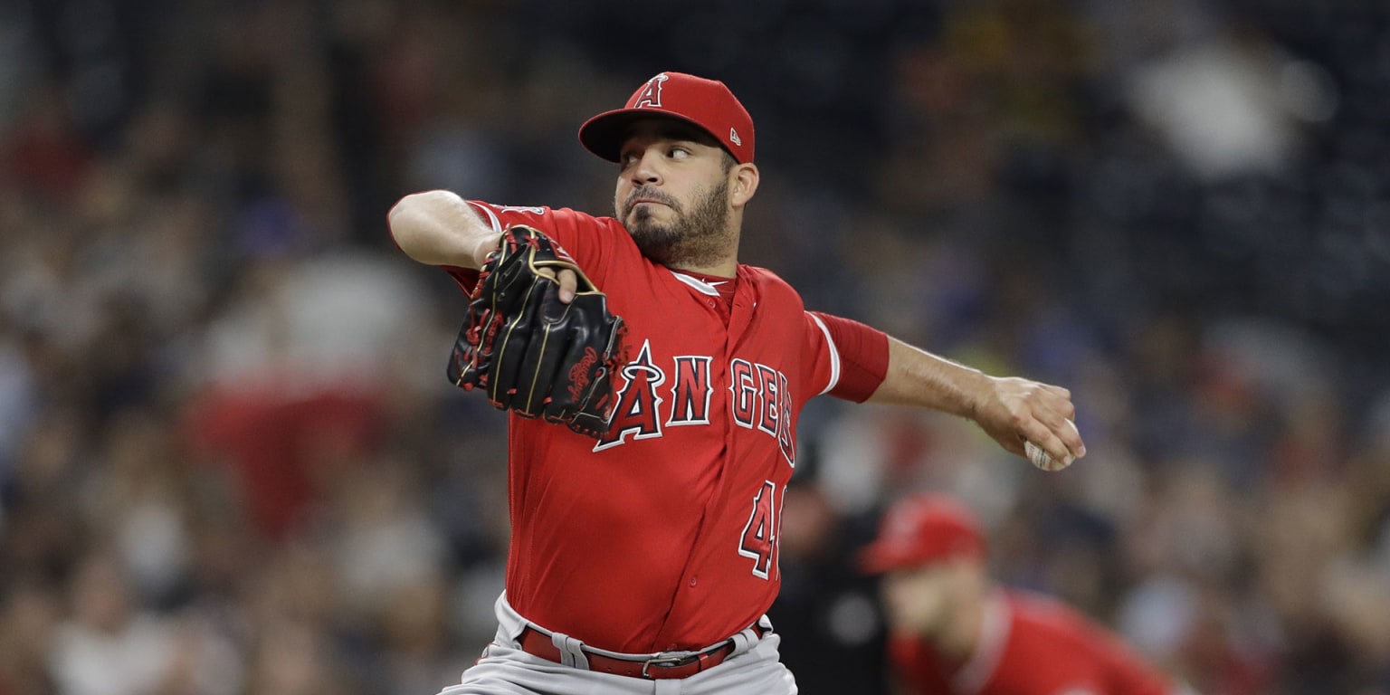 Phillies get Jose Alvarez in trade with Angels