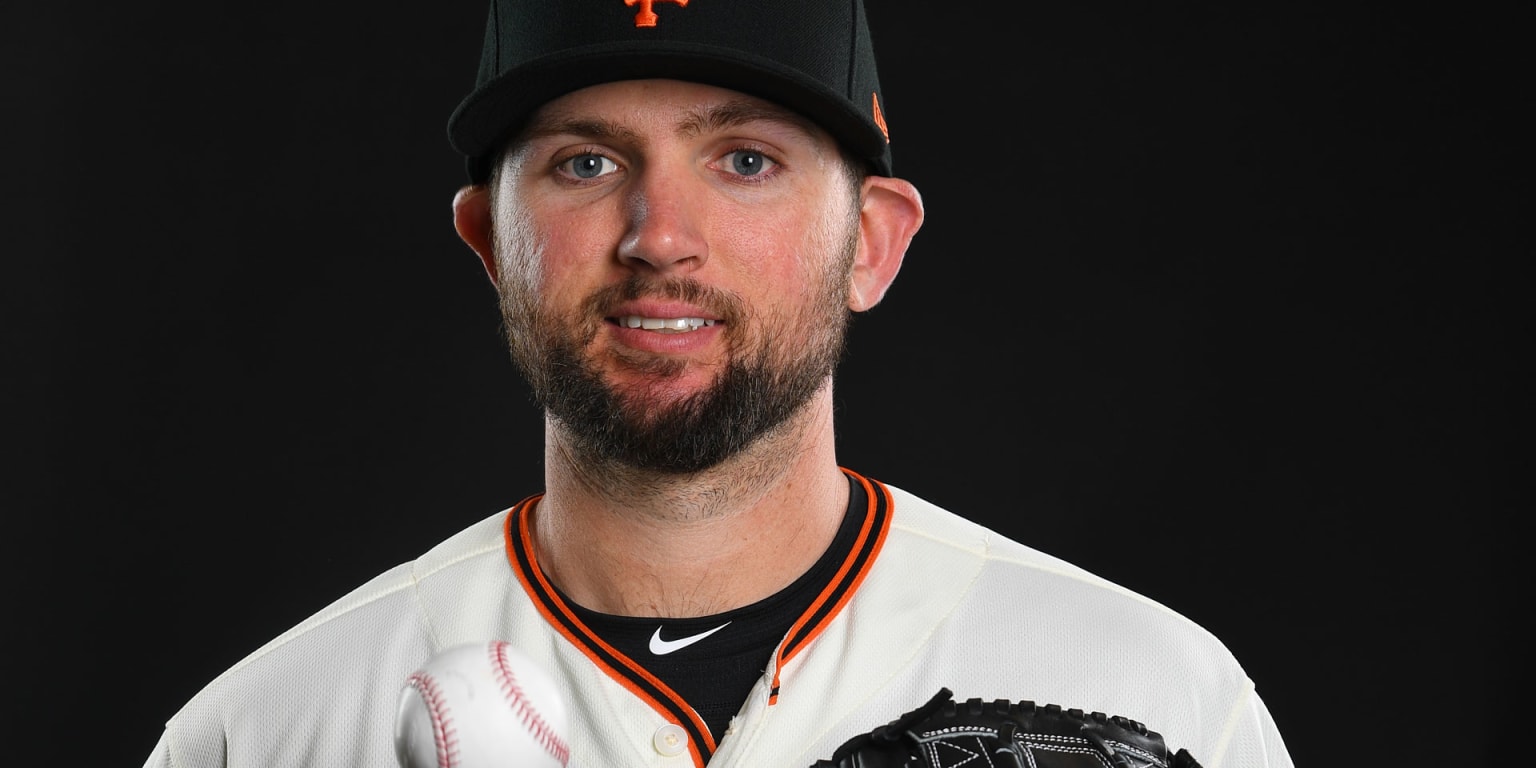 Jake Barrett claimed by Yankees