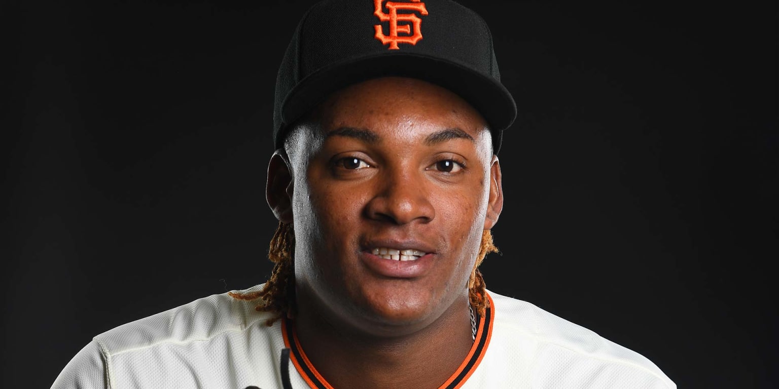 Melvin Adon tries bullpen path to Giants