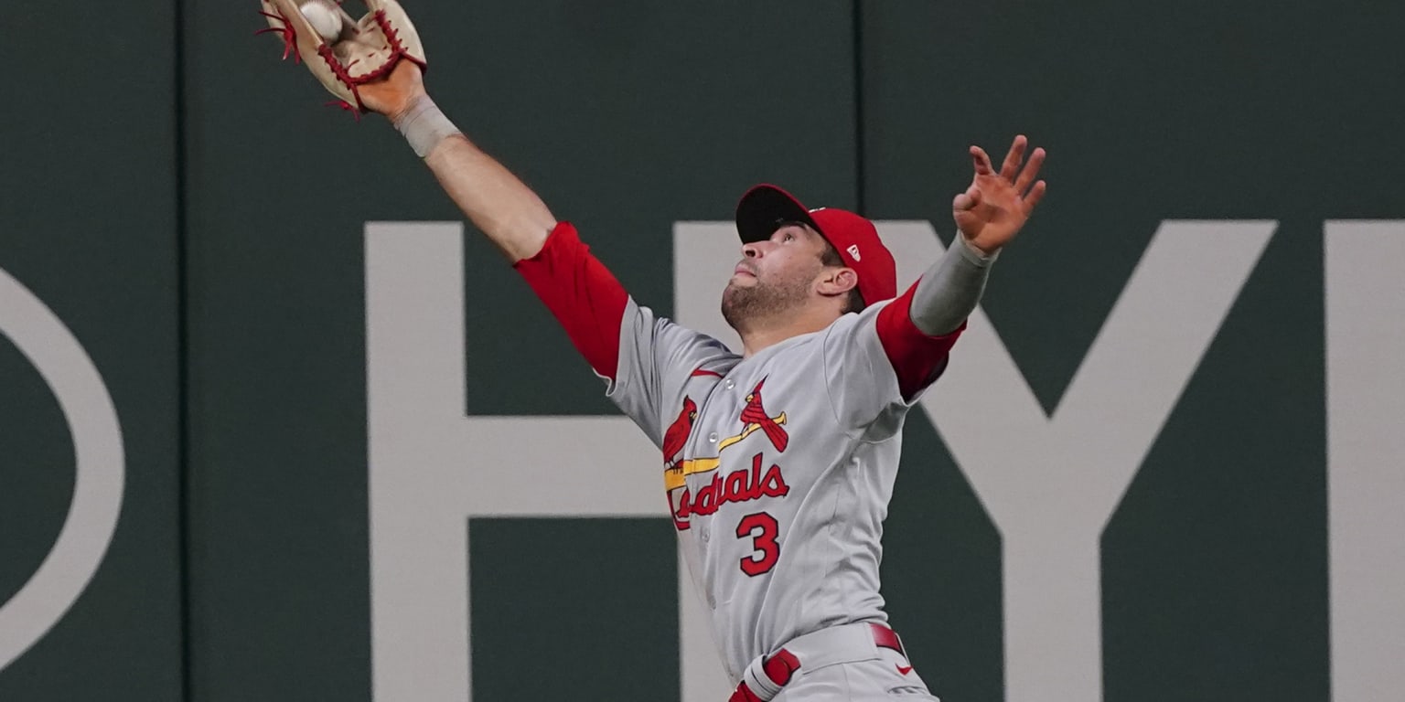 Dylan Carlson powers finale win vs. Braves