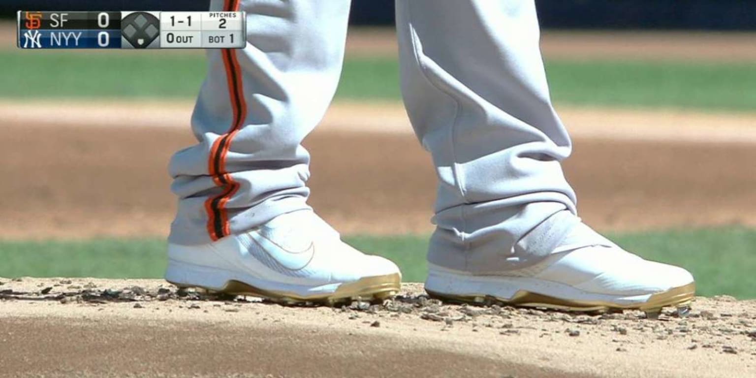 Johnny Cueto's new cleats are even hotter than the heat dome | MLB.com