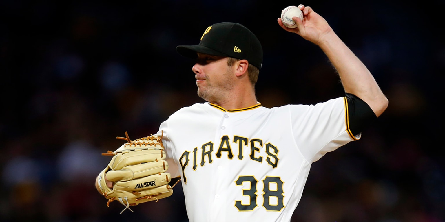 Pirates' Wade LeBlance enjoys long relief role