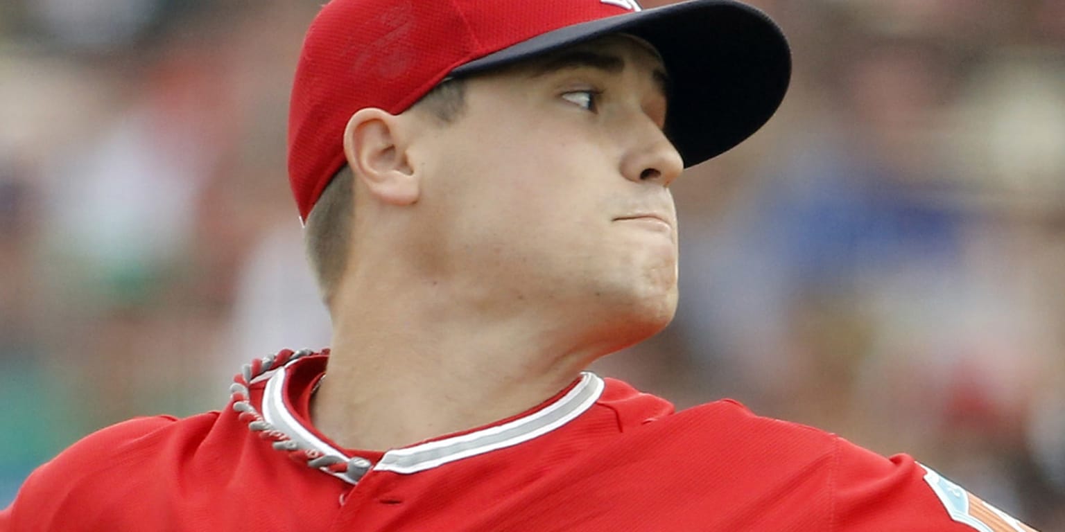 Mariners sign pitcher Mike Morin