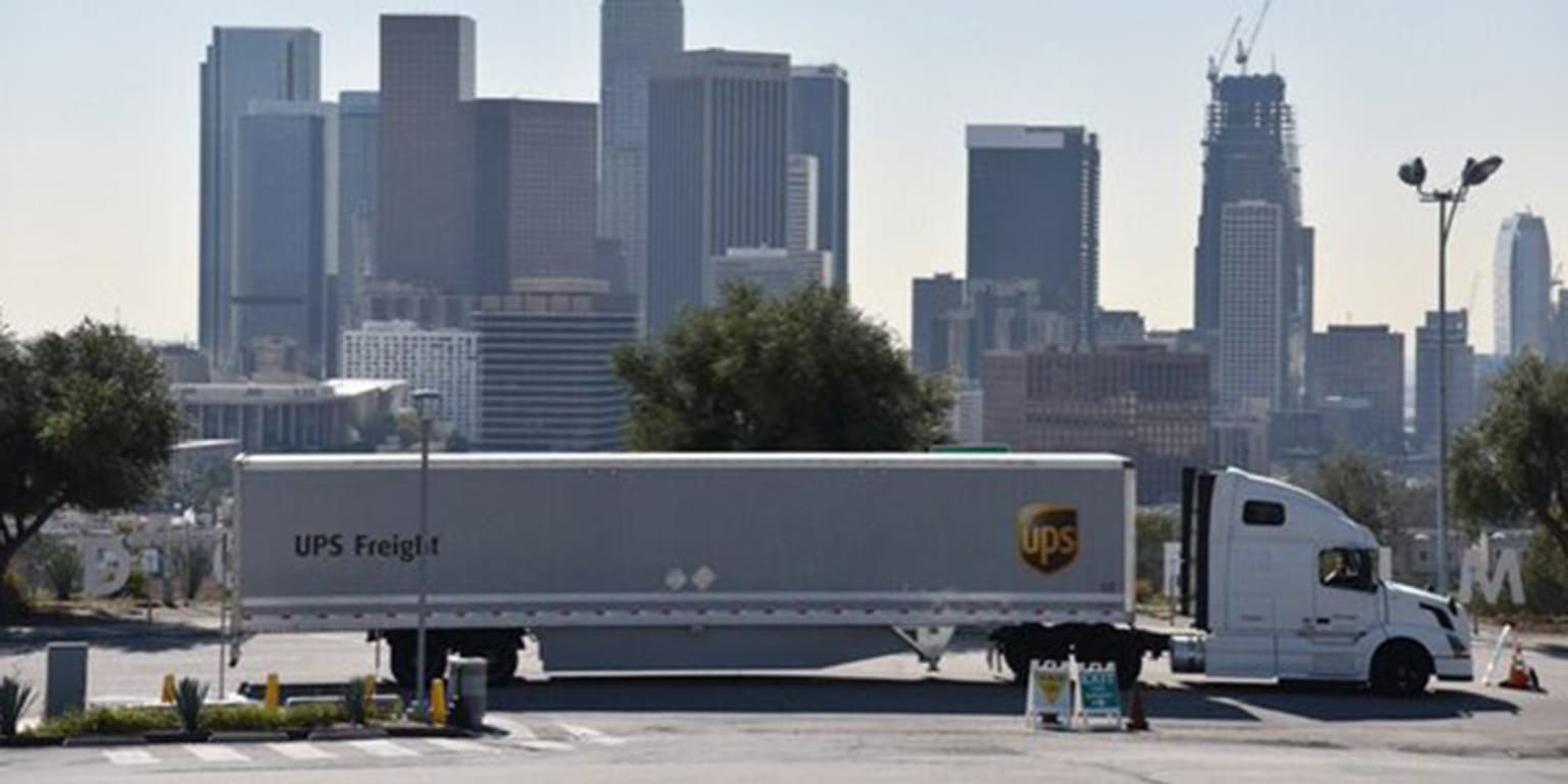 Dodgers truck gear to Spring Training