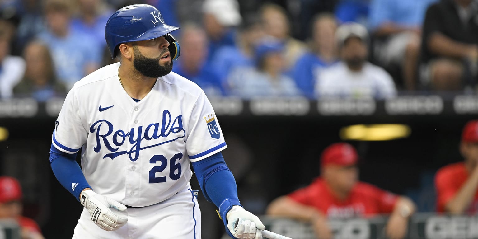 D-backs trade Luke Weaver to Royals for Emmanuel Rivera