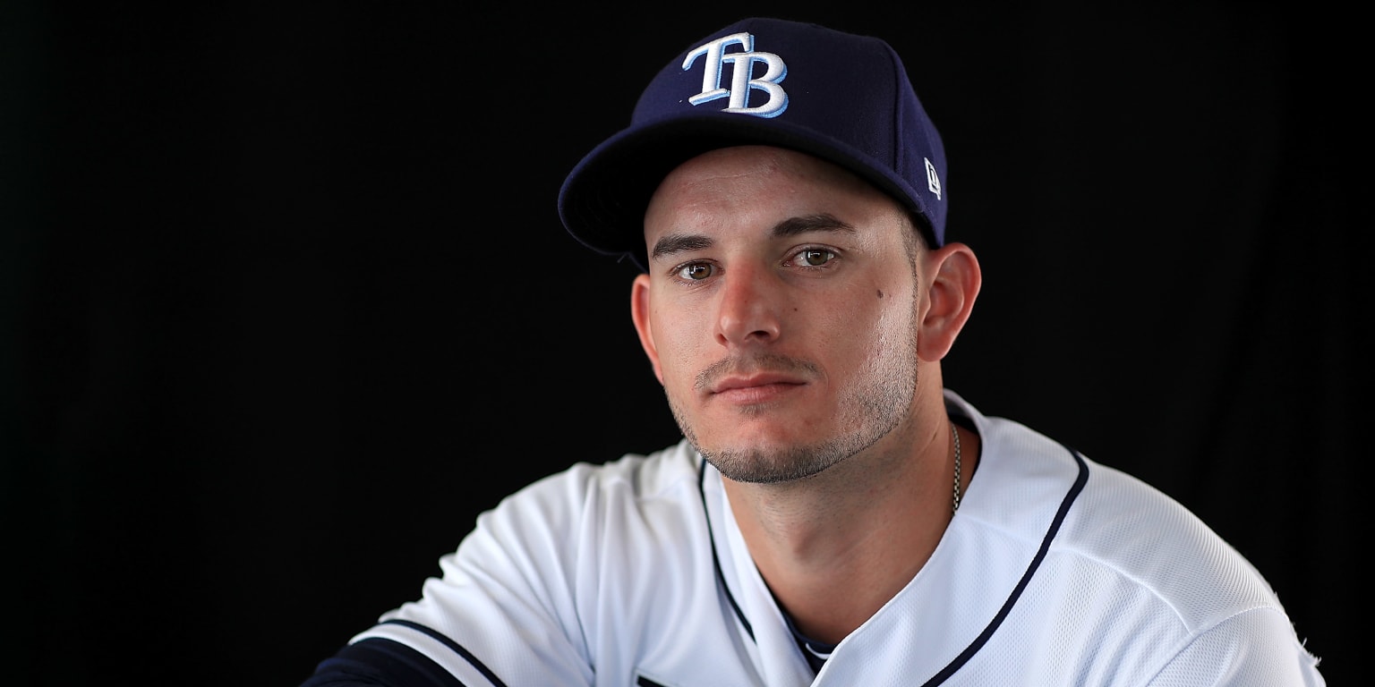 Daniel Robertson appreciated the help he got from a Rays fan on a foul ...