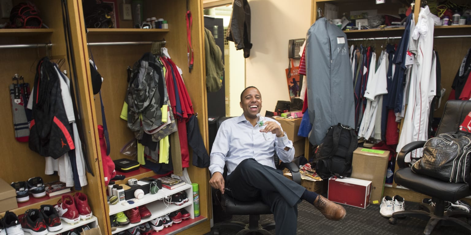 Kevin Gregg follows father footsteps to Red Sox