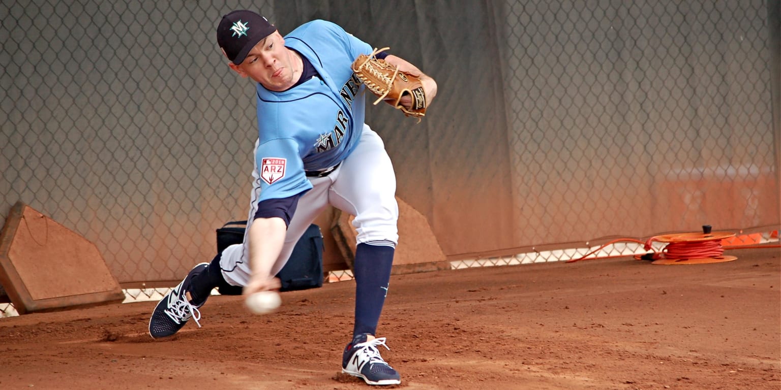Jack Anderson showing sidearm in Mariners camp