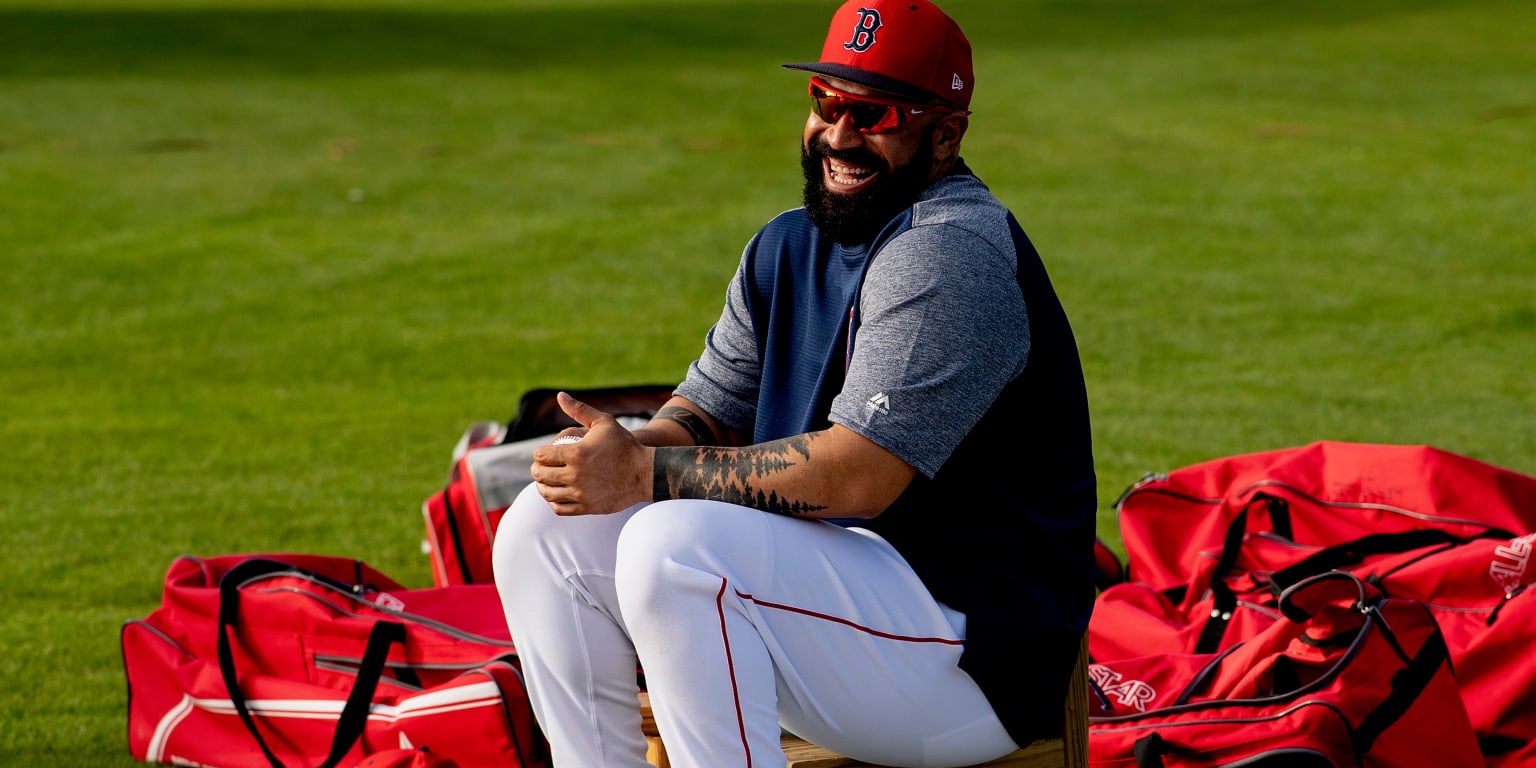 Sandy Leon looks to save roster spot with Red Sox