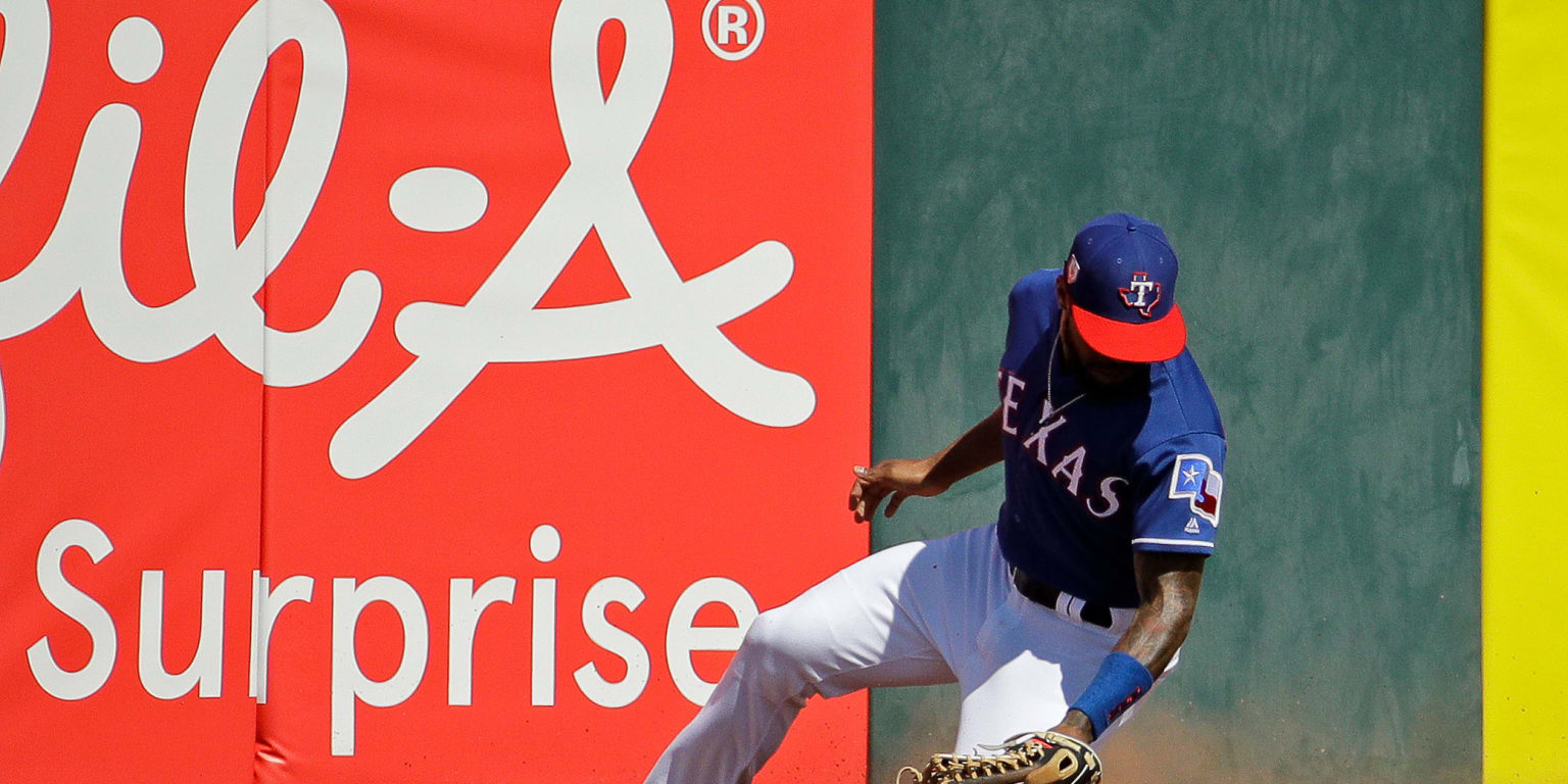 Delino DeShields dealing with minor injury