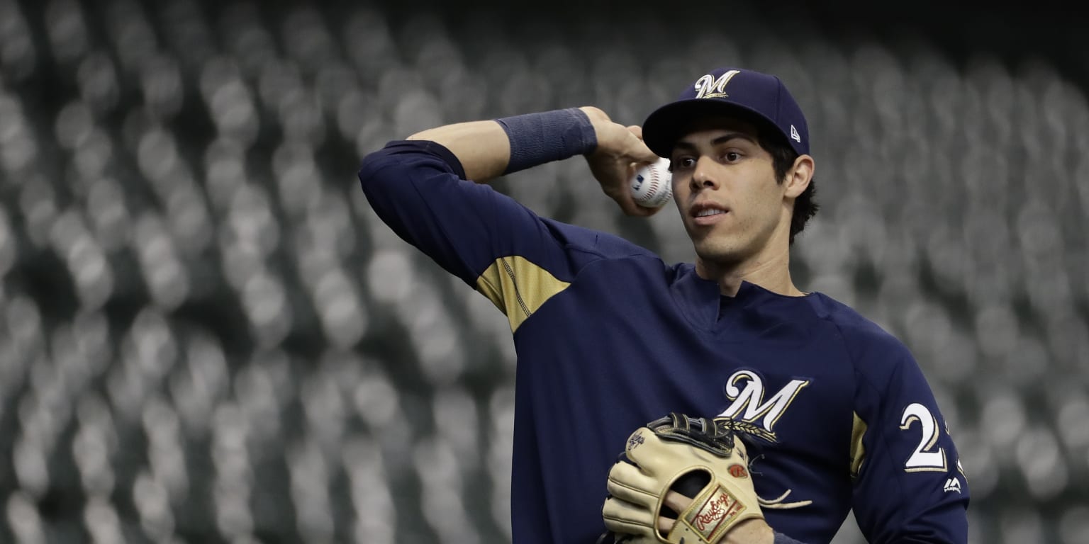 Christian Yelich plays catch with fan | MLB.com