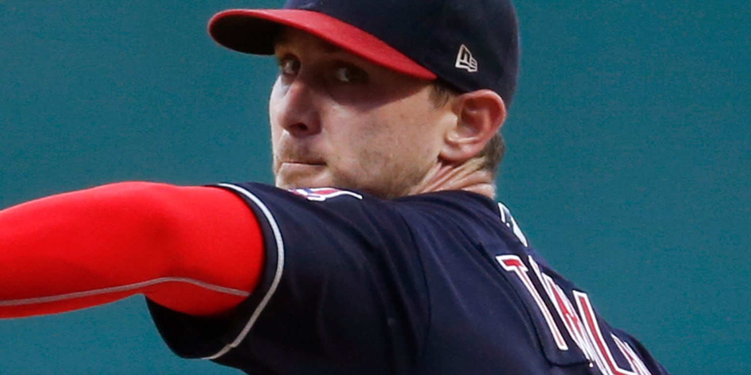 Josh Tomlin signs with Braves