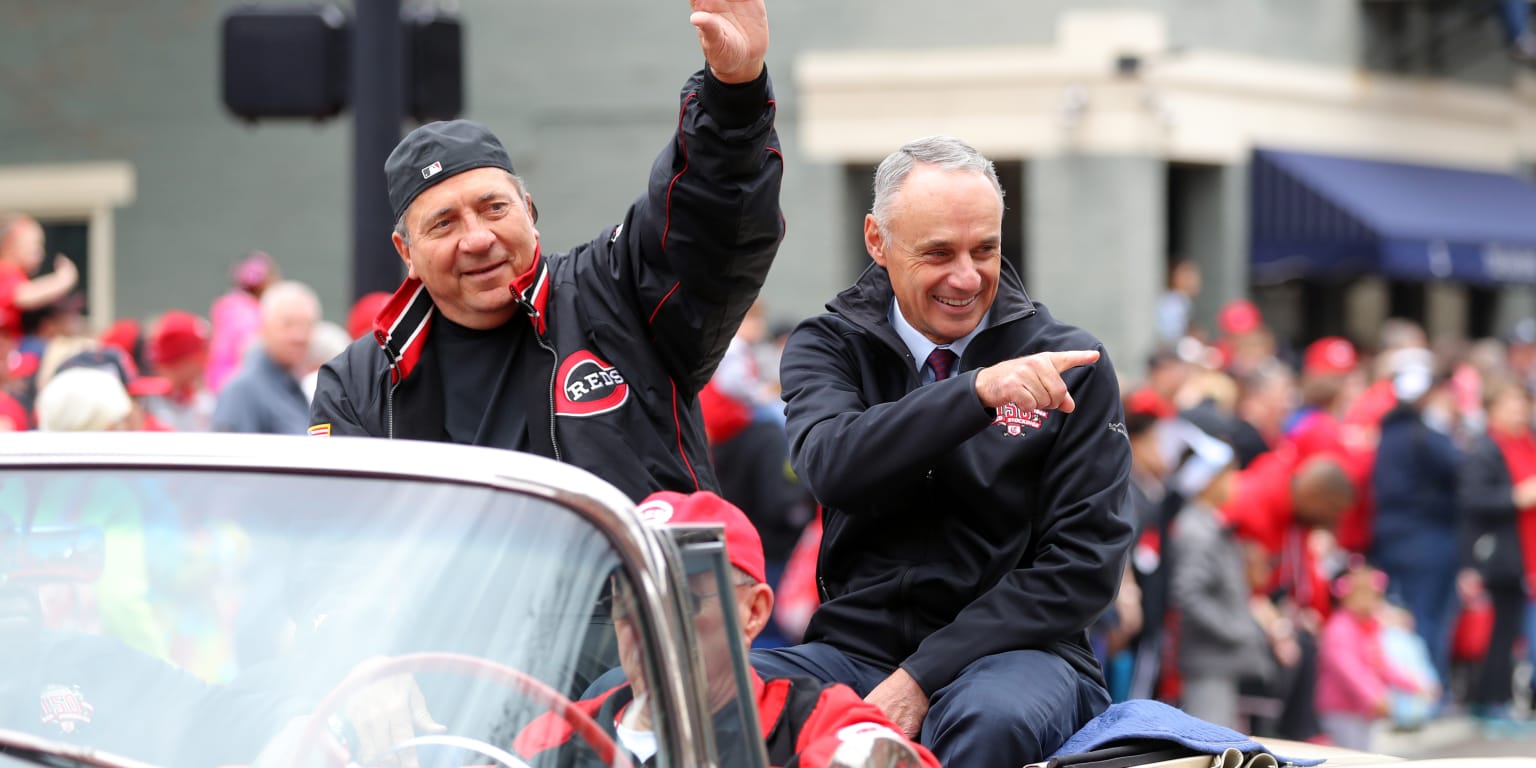 Reds' parade commemorates 150th anniversary