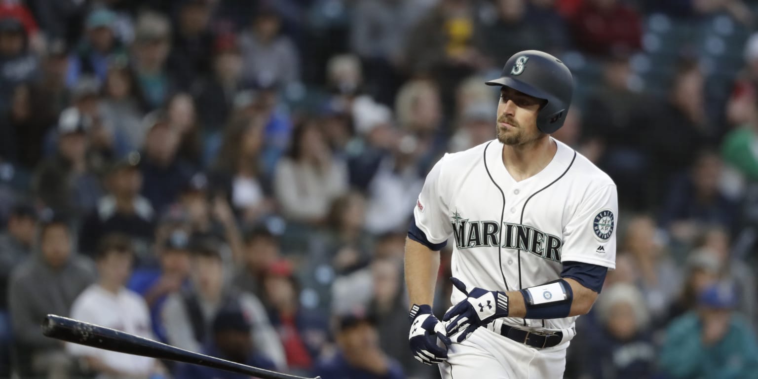 Tom Murphy gets first Mariners hit