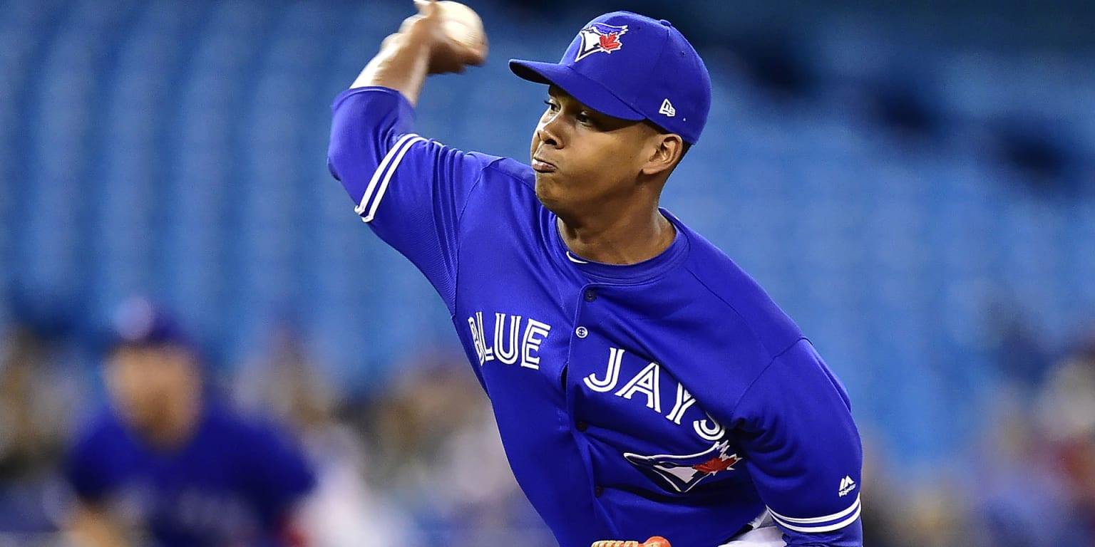 Elvis Luciano first MLB player born in 2000s