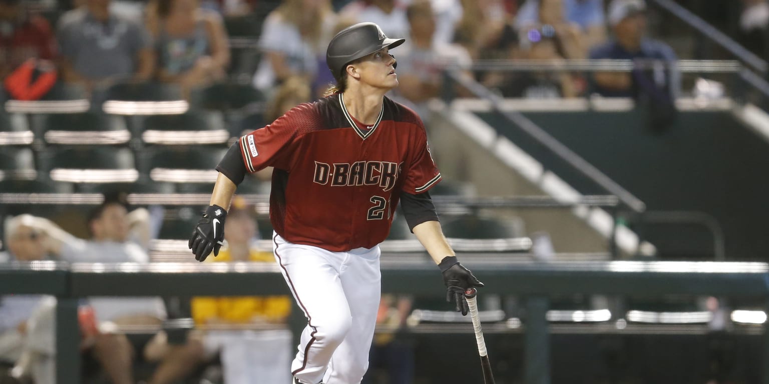 Zack Greinke uses bat, arm vs. Padres