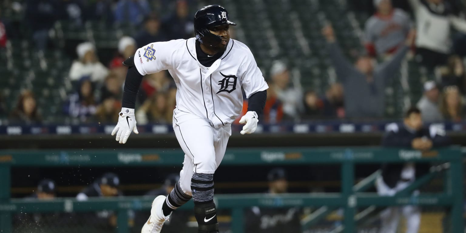 Christin Stewart leaves game, offense struggles