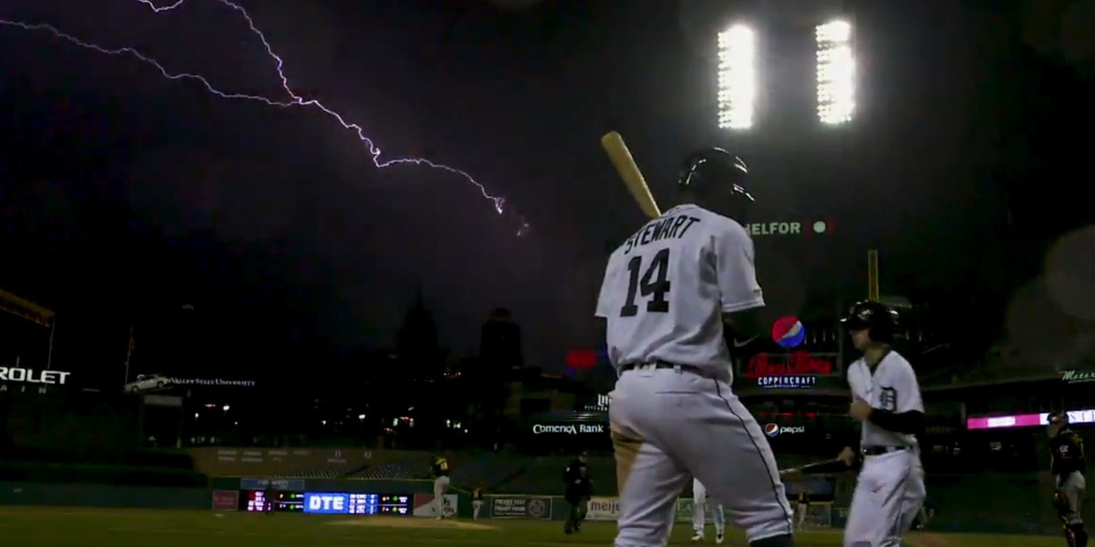 Lightning strikes during Tigers game at Comerica Park | MLB.com