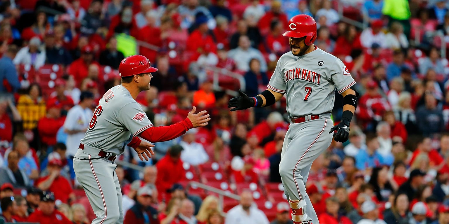 Reds hit five homers against Cardinals