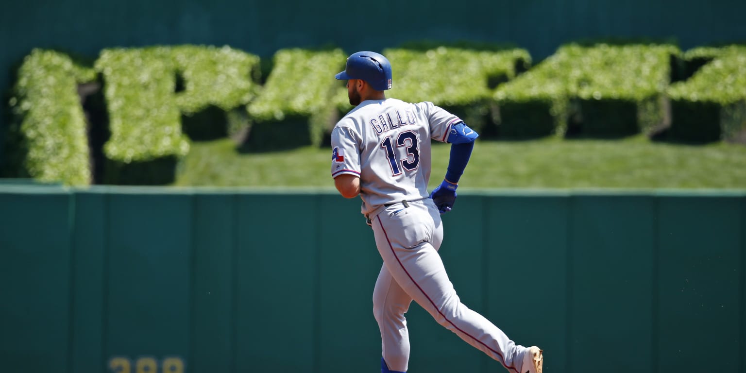 Joey Gallo hits 100th career homer