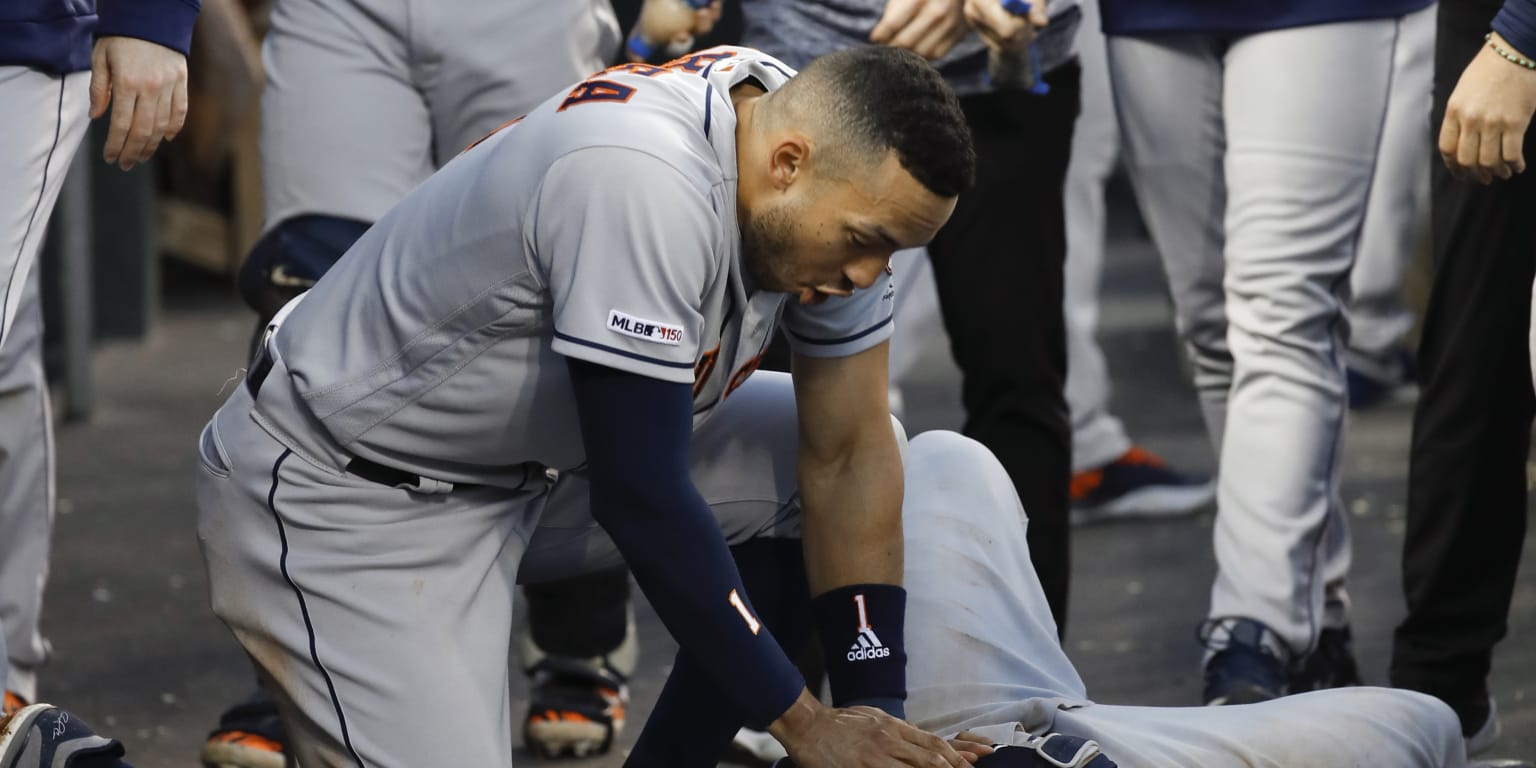 Springer gets fake CPR after homer | MLB.com