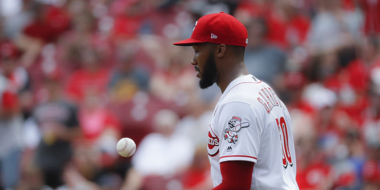 Luis Castillo, Reds bullpen struggle in Game 1 loss