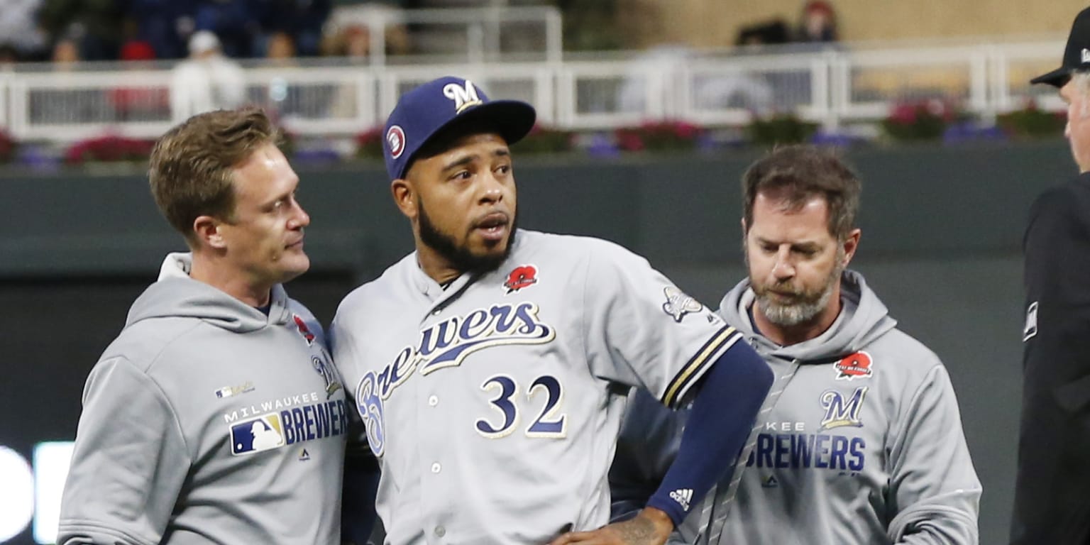 Jeremy Jeffress snares blazing line drive