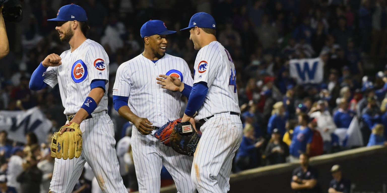 Kyle Hendricks, Kyle Schwarber lead Cubs to sweep