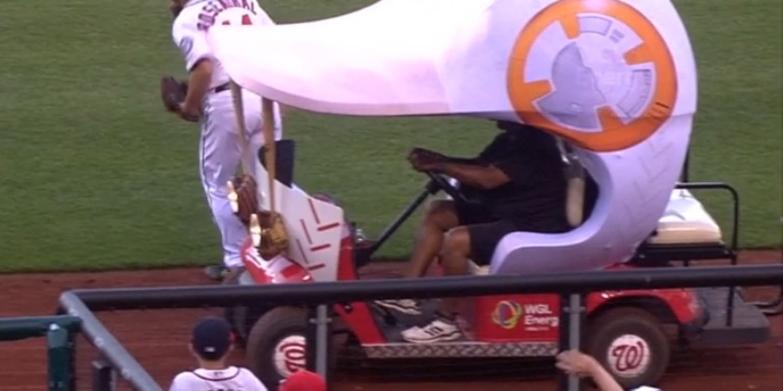 Nationals make BB-8 bullpen cart | MLB.com