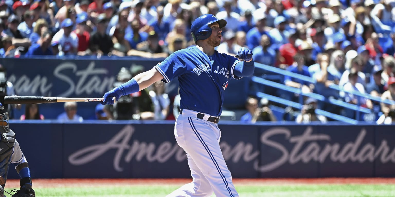 Justin Smoak hits two home runs vs Royals