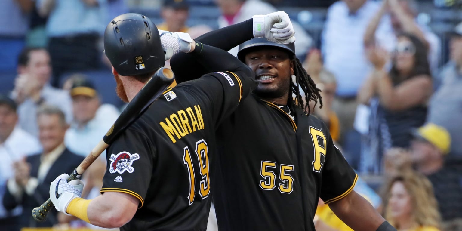 Josh Bell goes deep against Cubs