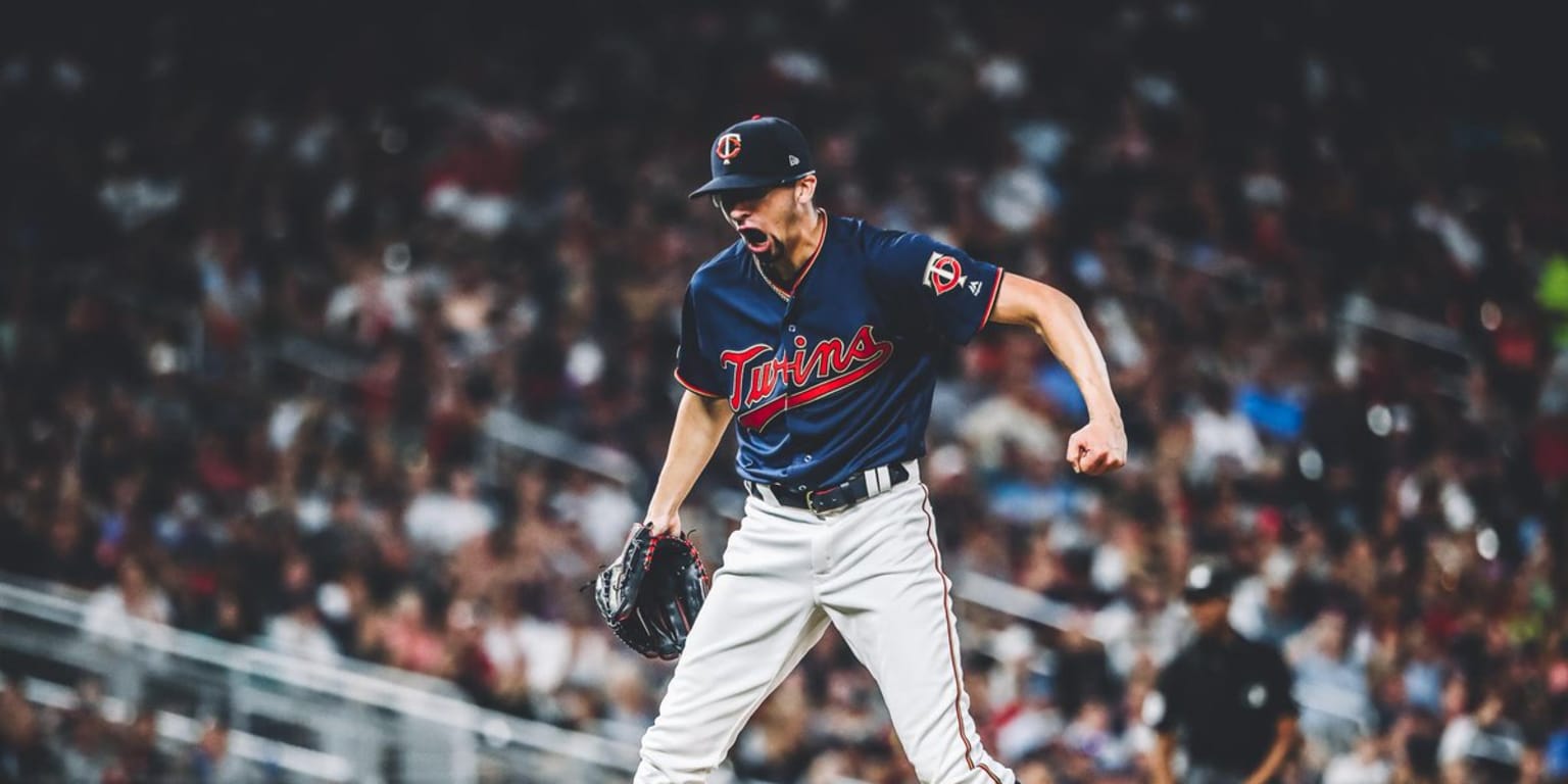Devin Smeltzer gives Twins relief vs. Yankees