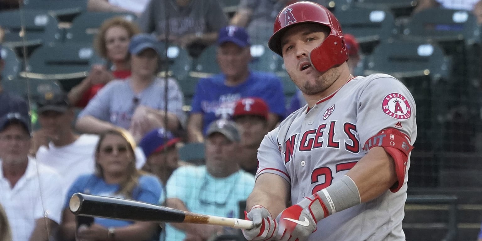 Mike Trout scratched with right toe soreness