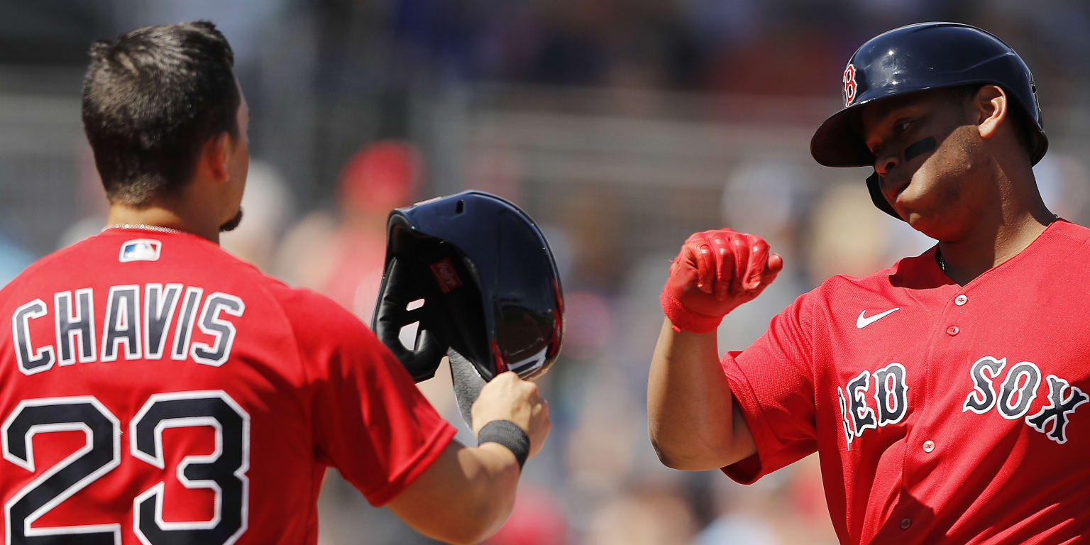 Red Sox agree to terms with 40-man roster