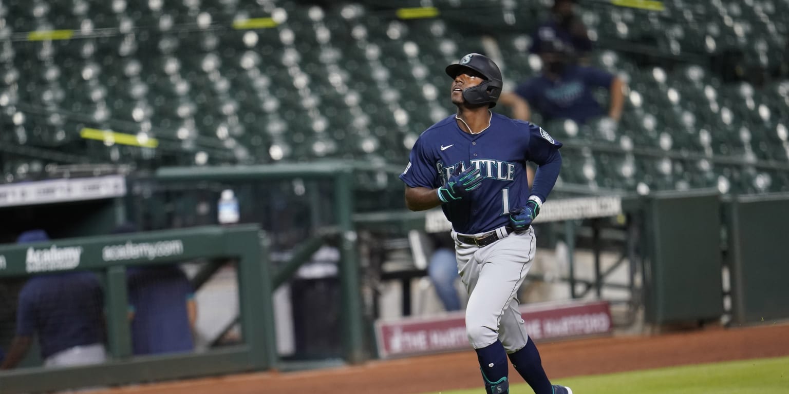 Kyle Lewis, Kyle Seager homer in Mariners' opener