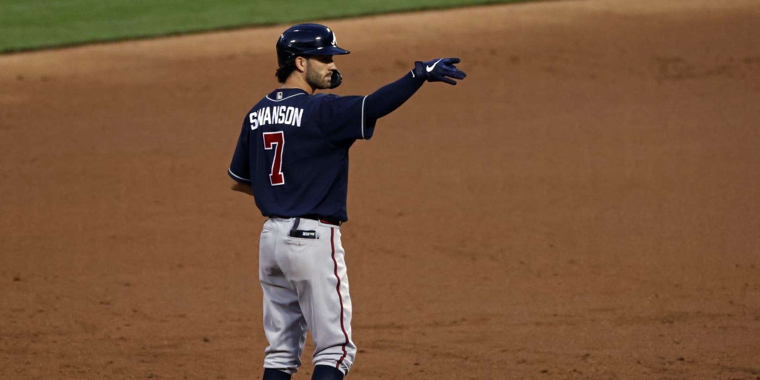 Dansby Swanson leads Braves past Mets
