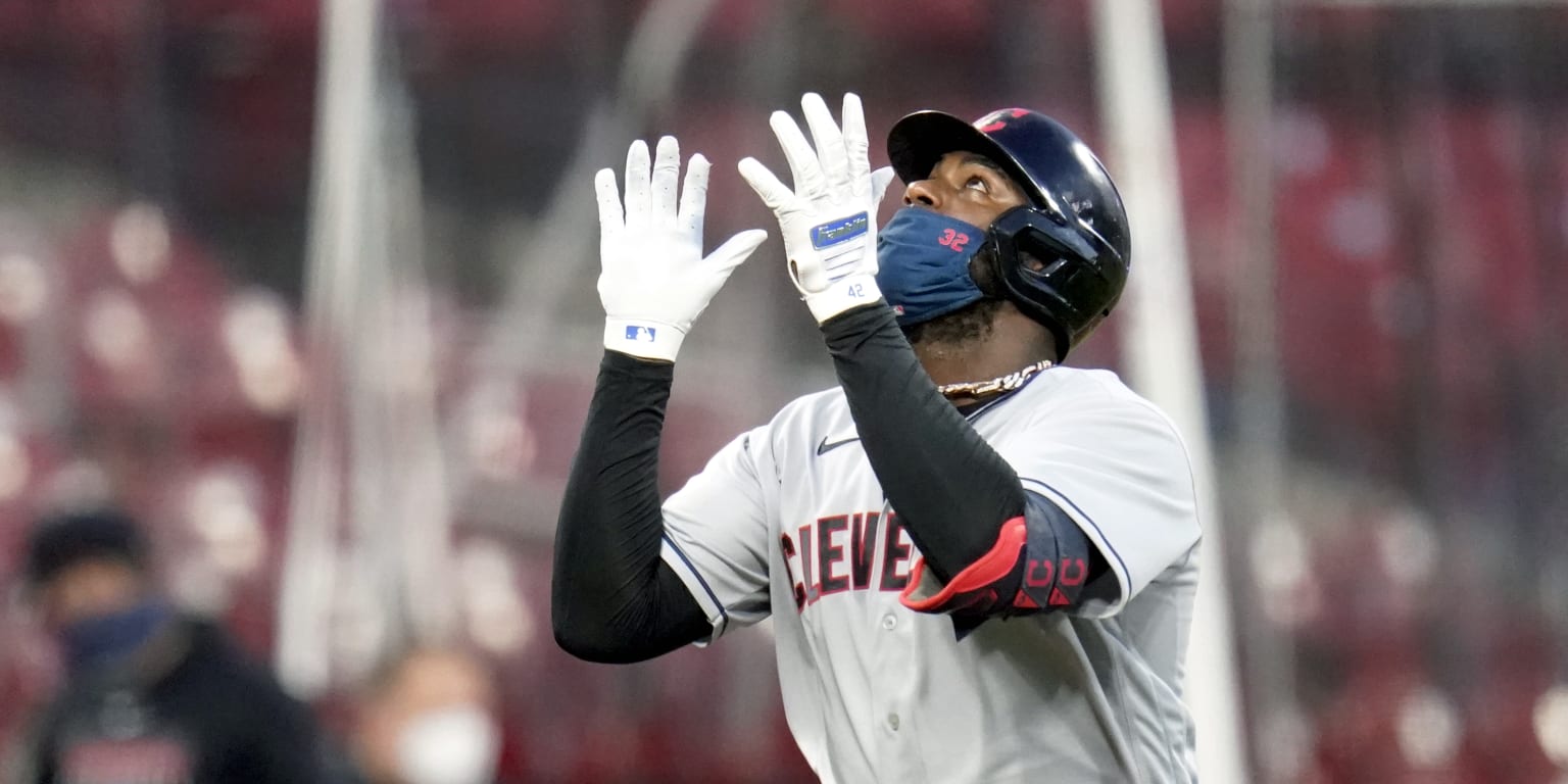 Franmil Reyes leads Indians' big bats in rout